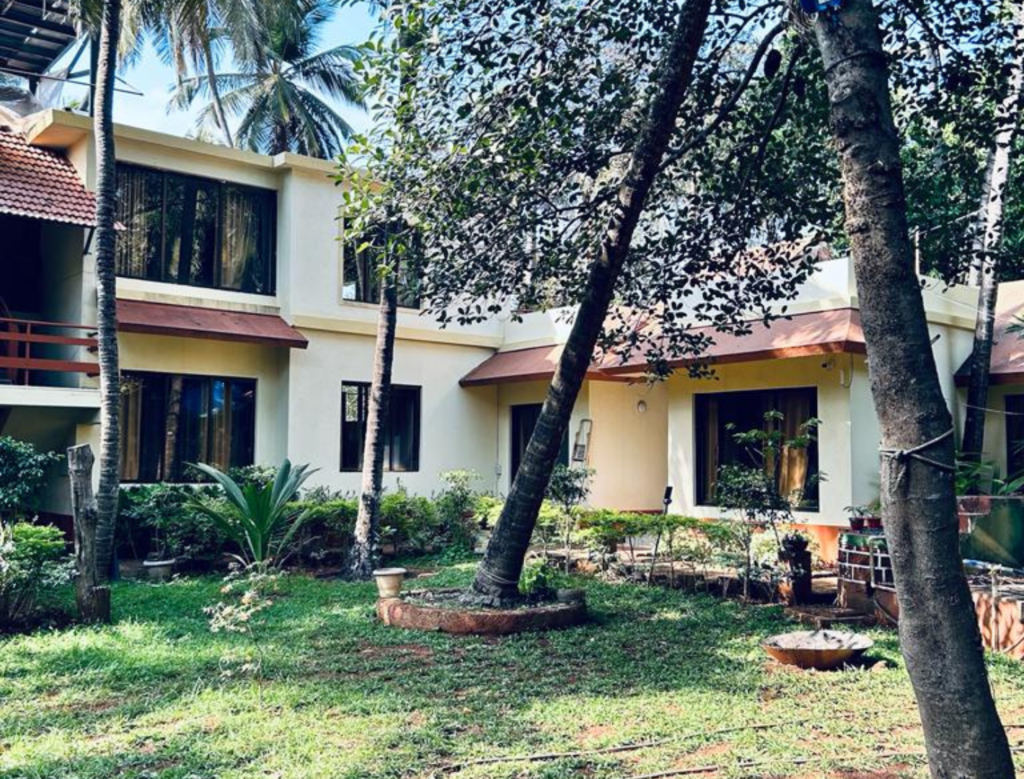 GALLERY – Upper Deck