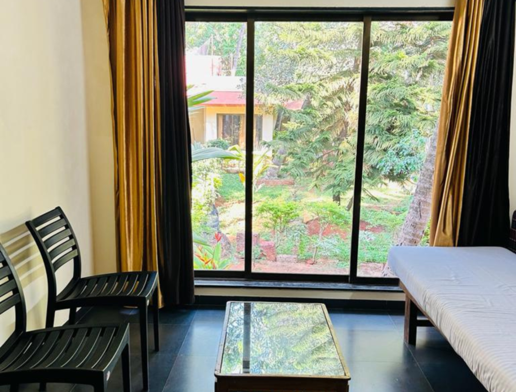 GALLERY – Upper Deck